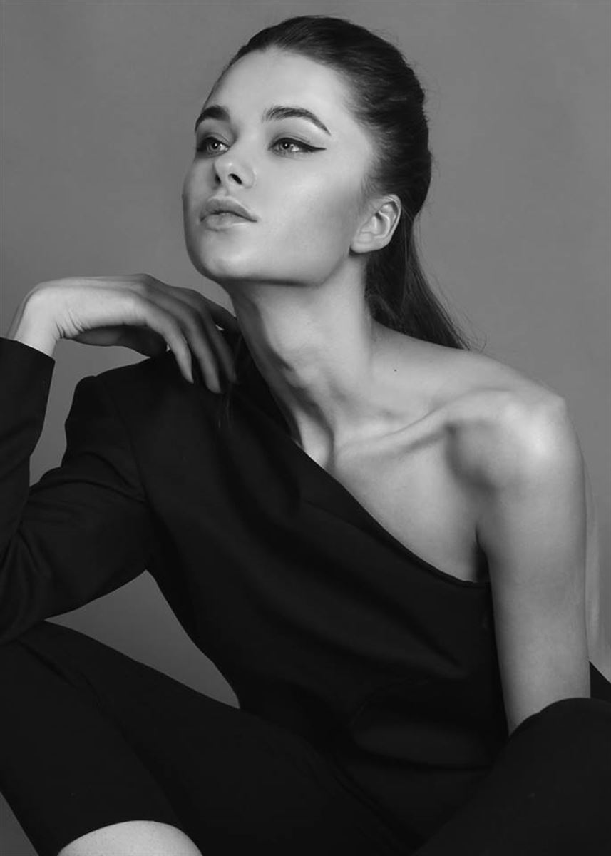 Tatiana 26 Models Milano